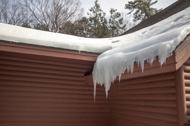 How to Prevent & Clear Ice Dams on Your Roof | ServiceMaster by Singer